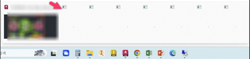Blank thumbnail preview appears on taskbar for AutoCAD